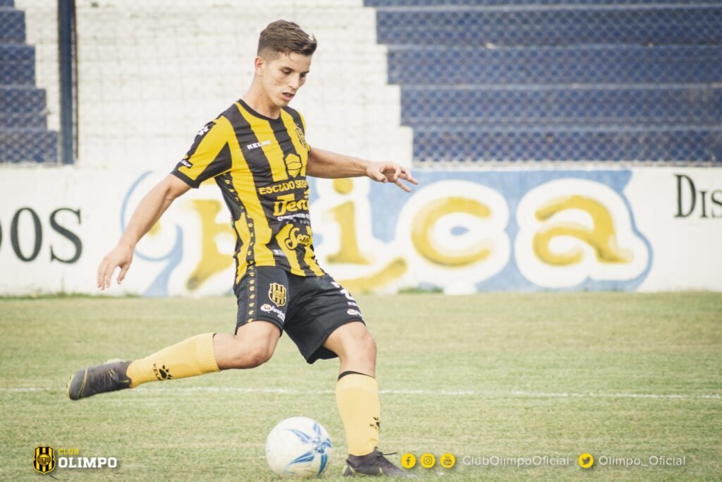 Uno que sigue: Nicolás Capraro continua en Olimpo hasta 2022 – Interior ...
