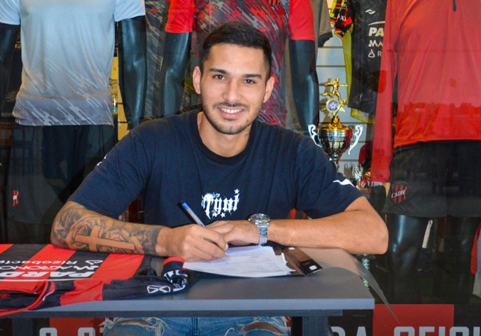 Llega uno más al Fogonero – Interior Futbolero