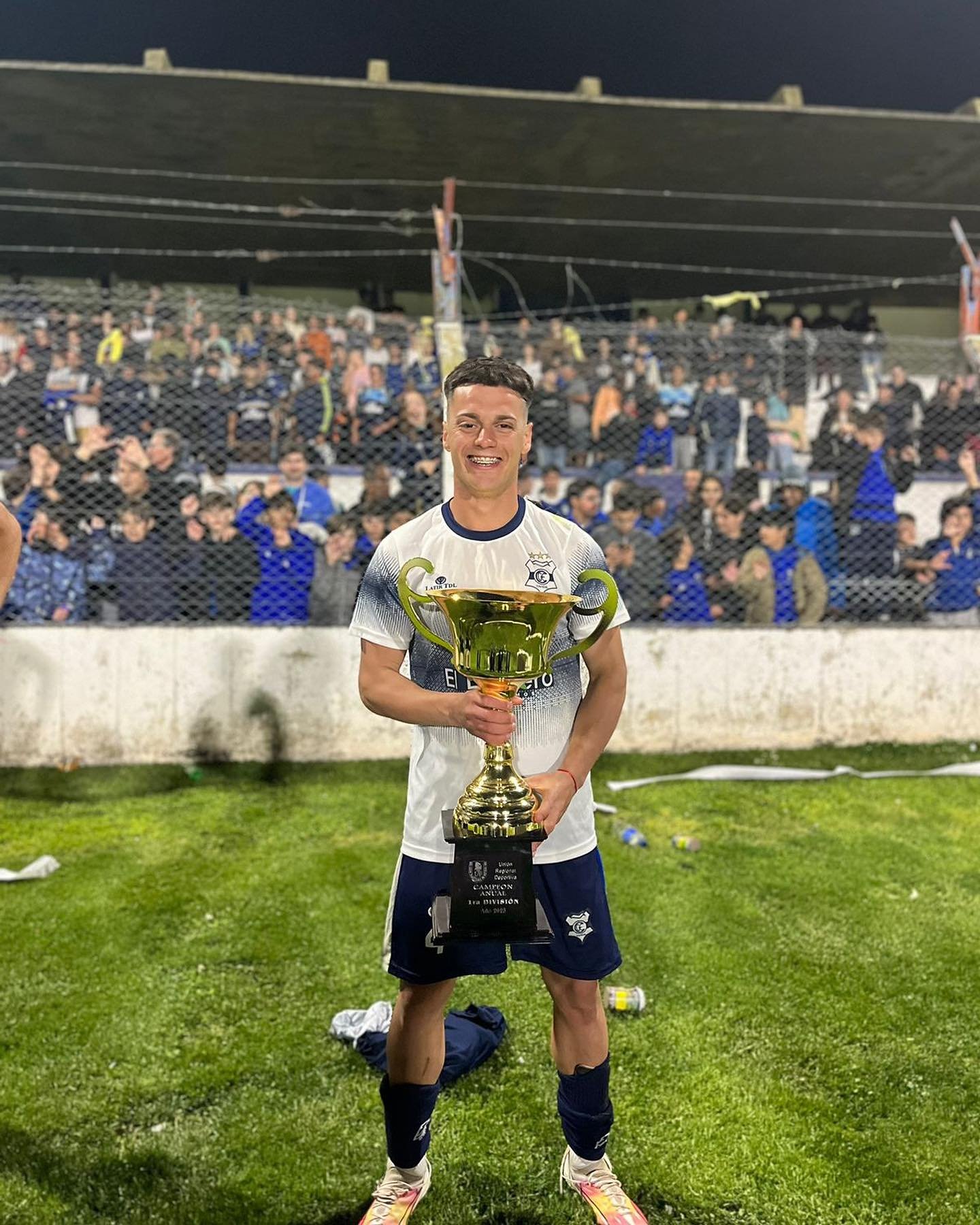 Leonel Iriart – Interior Futbolero